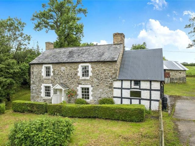 Detached house for sale