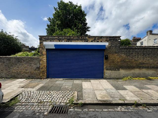 Detached house for sale