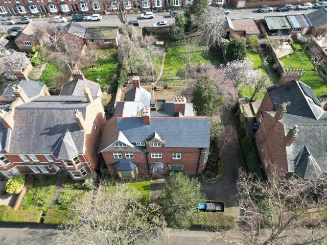 Detached house for sale