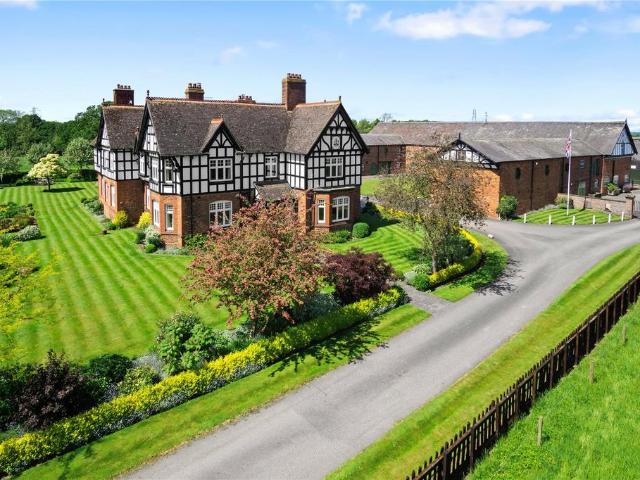 Detached house for sale