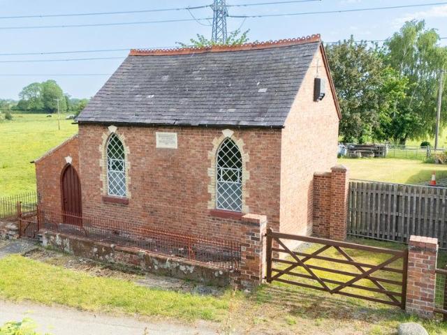 Detached house for sale