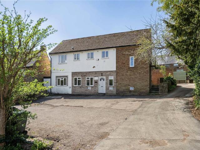 Detached house for sale