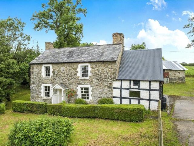 Detached house for sale