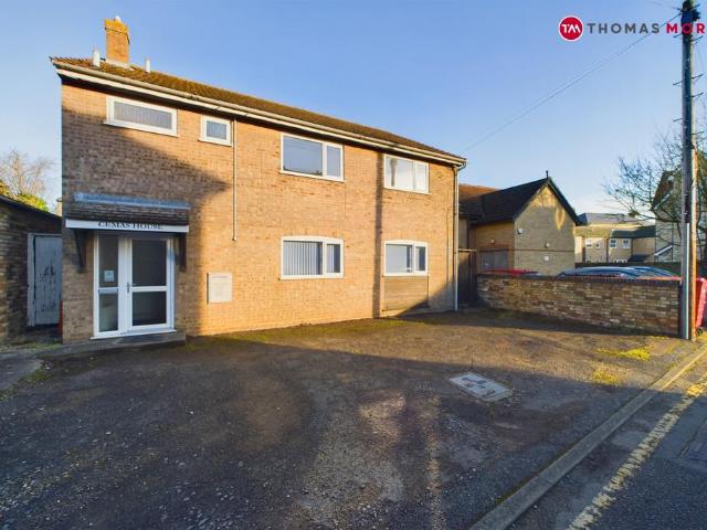 6 bedroom detached house for sale