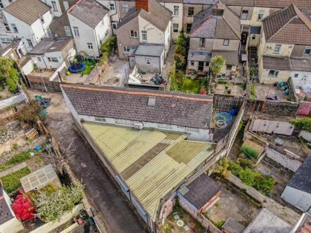 Detached House For Sale In Cardiff, South Glamorgan