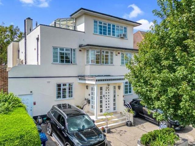 Detached House For Sale In Ealing