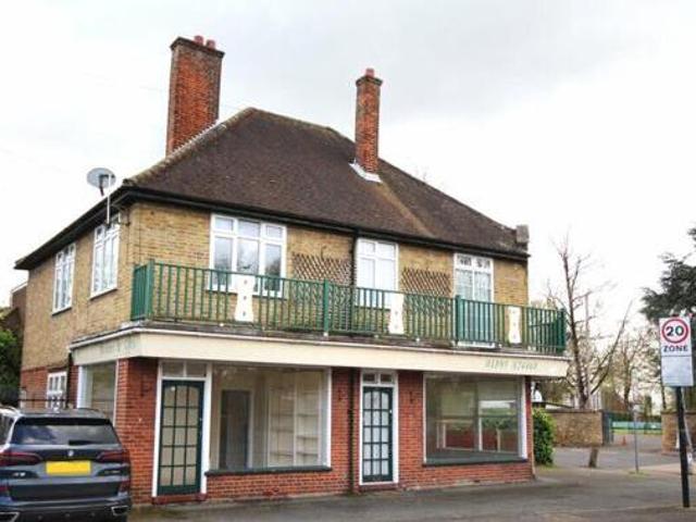 Detached House For Sale In Harefield