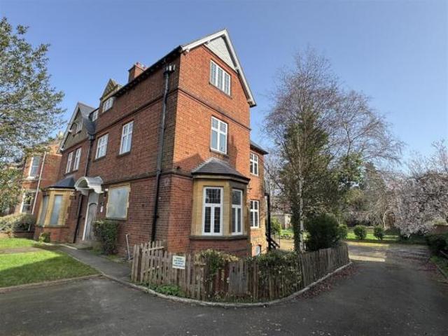 Detached house for sale in Lillington Road, Leamington Spa, CV32