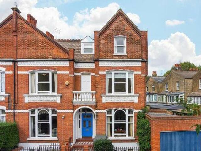 Detached House For Sale In London