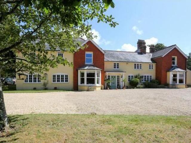 Detached House For Sale In Lymington, Hampshire