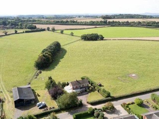 Detached House For Sale In Oddingley, Droitwich