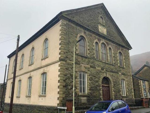 Detached House For Sale In Porth, Mid Glamorgan