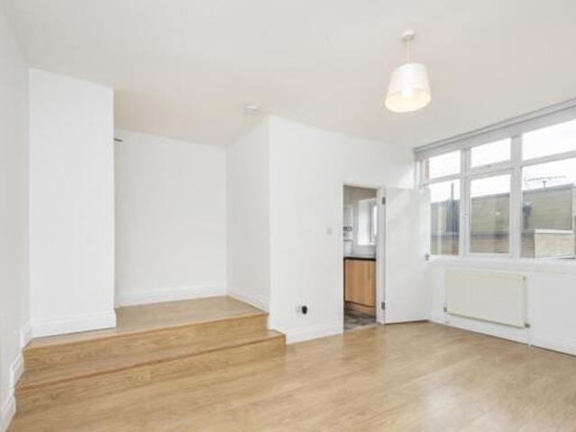 Detached House For Rent In Crouch End
