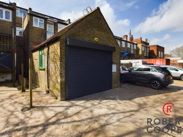 Detached house for rent in Field End Road, Eastcote, HA5