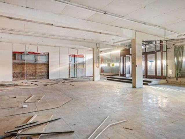 Commercial property for rent in Lee Circle, Leicester, LE1