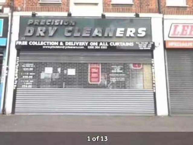 Detached house for rent in Pickford Lane, Bexleyheath, DA7
