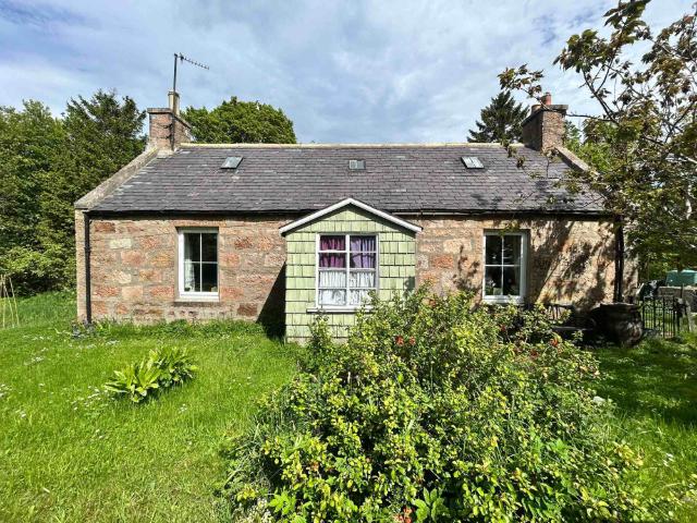 Detached Residential, 2 bedrooms