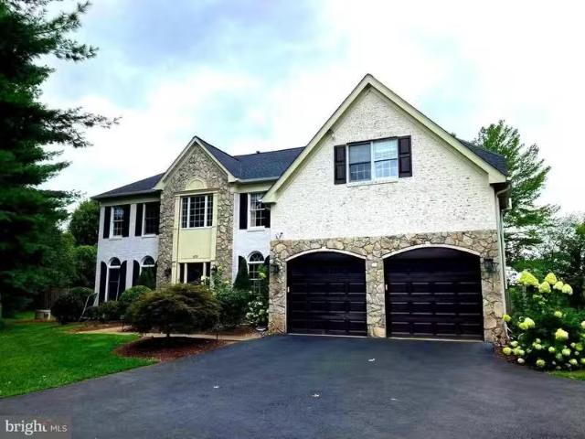 Detached, Single Family GREAT FALLS, VA 11711 Crippen Ct