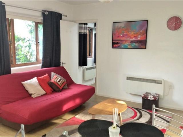 Detached Studio, 1 Bed spacious modern Annexe CB1