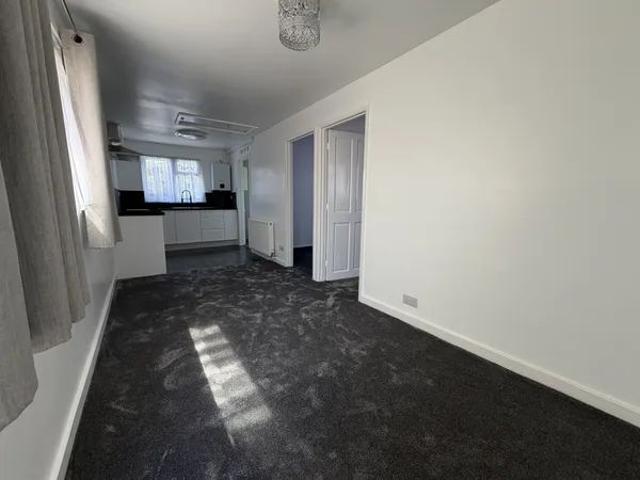 Detatched Bungalow, Standard Avenue, Jaywick, CO15, Property for rent