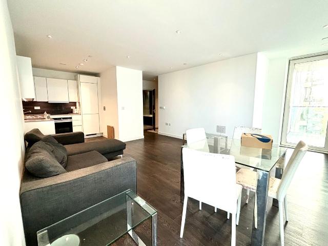 Devan Grove, London N4, 1 bed flat to rent, £2,300 pcm | PrimeLocation