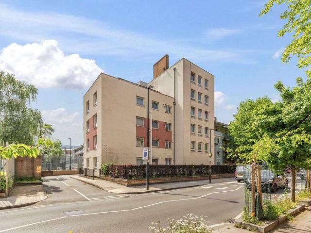 Devas Street, E3 3 bed flat to rent £2,600 pcm £600 pw