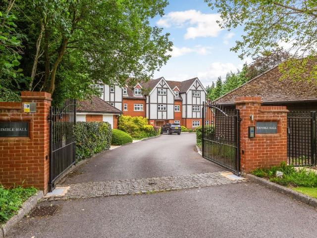 Devenish Road, Sunningdale SL5, 2 bed flat to rent, £2,150 pcm | PrimeLocation