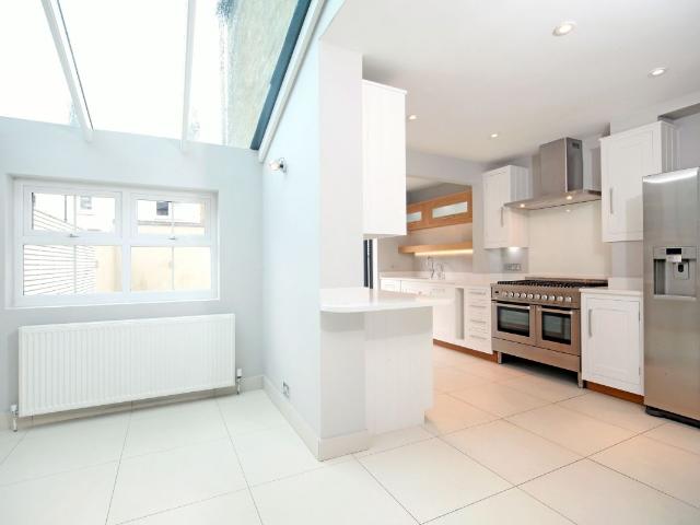 Devereux Road, Windsor SL4, 4 bed town house to rent, £2,800 pcm | PrimeLocation