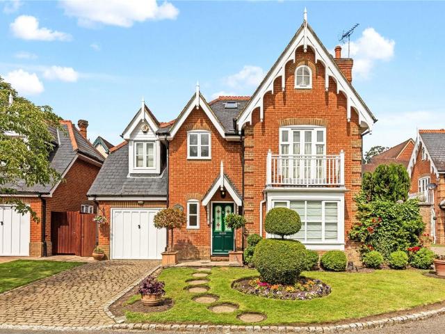 Devey Close, Kingston upon Thames. 4 bed detached house to rent £4,750 pcm £1,096 pw
