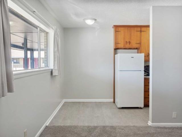 DeVille Apartments Commercial/Retail
