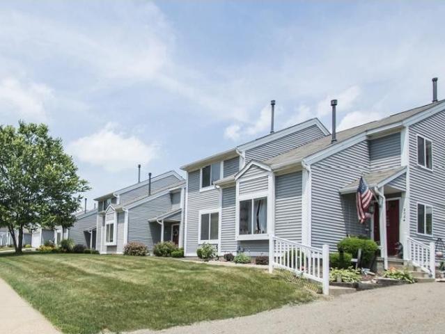 DeVille Grandeur 1 Bedroom Apartment for Rent at 2100 Tennyson Ave NE, Massillon, OH 44646