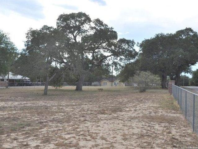 Devine TX 78016 94136617