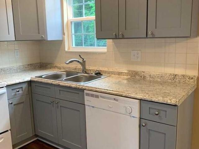 Devling Place Apartments 2 Bedroom Apartment for Rent at 3622 Ne Chouteau Trfy, Kansas City, MO 64120 East Bottoms