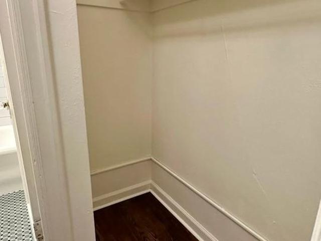 Devoe Apartments Studio Apartment for Rent at 5234 University Way Ne, Seattle, WA 98105 University District