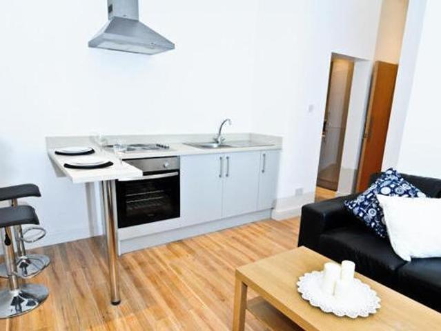 Devon Road, Leeds, 2 Bedroom Flat