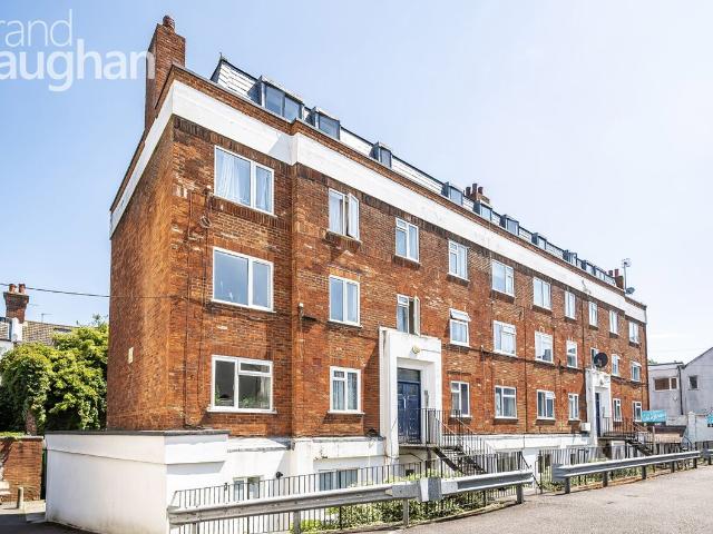 Devonian Court, Park Crescent Place, Brighton, East Sussex BN2, 2 bed flat to rent, £1,550 pcm | PrimeLocation