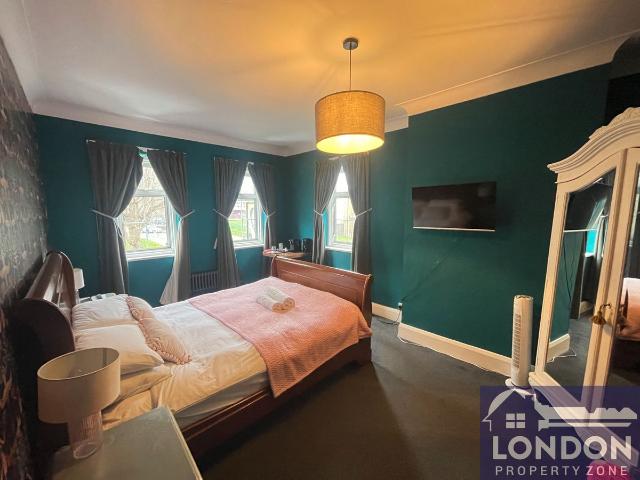 Devons Road, Bow, London E3, Room to rent, £1,500 pcm | PrimeLocation
