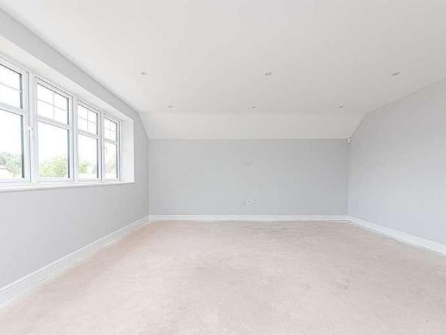 Devonshire Court, Crowthorne, RG45
