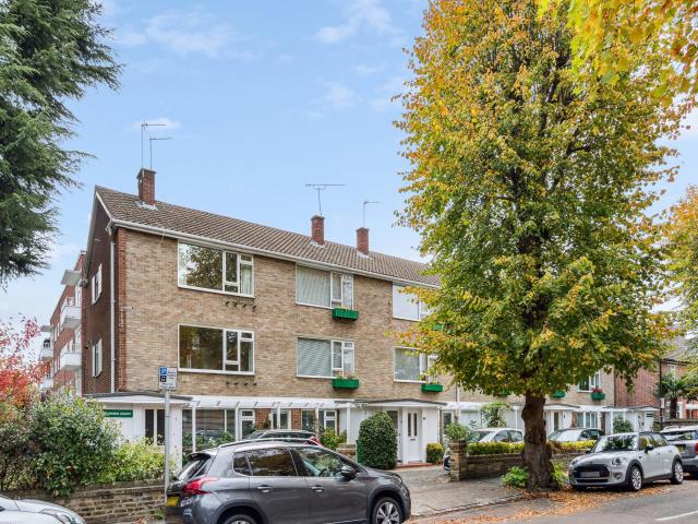 Devonshire Court, Holmesdale Road, TW9