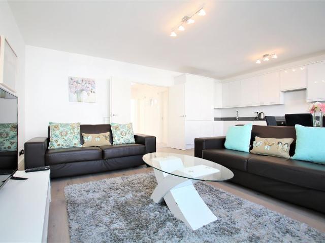 Devonshire Court, 101 103 Gloucester Terrace, London W2, 2 bed flat to rent, £3,350 pcm | PrimeLocation