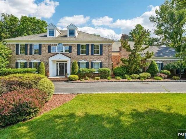 Devonshire Dr, Franklin Lakes, Home For Sale