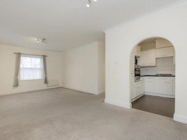 Devonshire House, Woodside Park, 2 Bedroom Flat