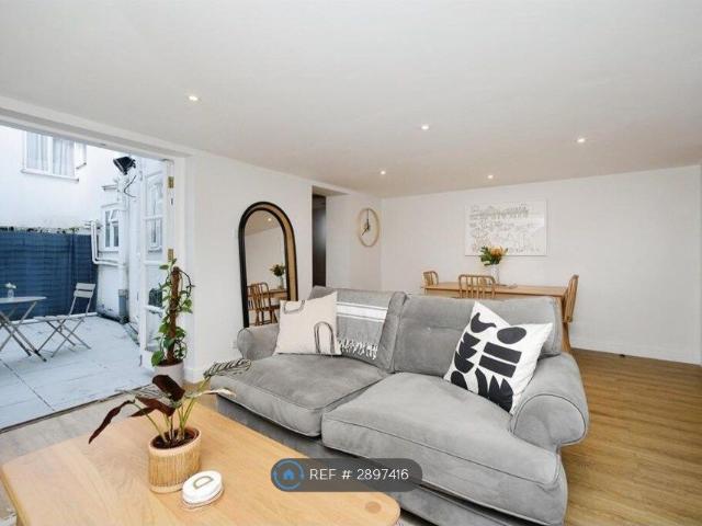 Devonshire Place, Brighton BN2, 2 bed flat to rent, £2,000 pcm | PrimeLocation