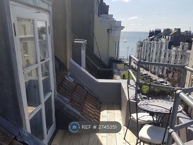 Devonshire Place, Brighton BN2, 2 bed flat to rent, £2,250 pcm | PrimeLocation