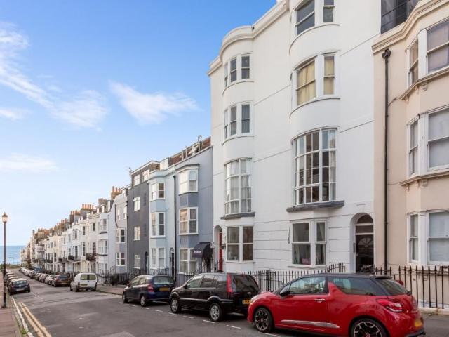 Devonshire Place, Brighton BN2, Studio to rent, £875 pcm | PrimeLocation