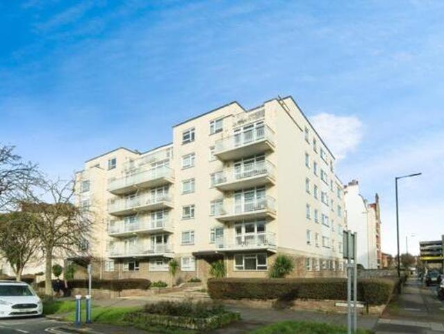 Devonshire Place, Eastbourne, 3 Bedroom Flat