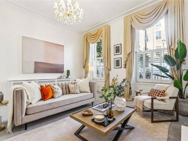 Devonshire Place, London, W1G 3 bed flat to rent £12,003 pcm £2,770 pw