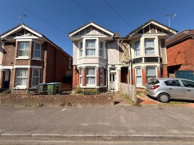 Devonshire Road, SO15 5 bed semi detached house to rent £2,550 pcm £588 pw