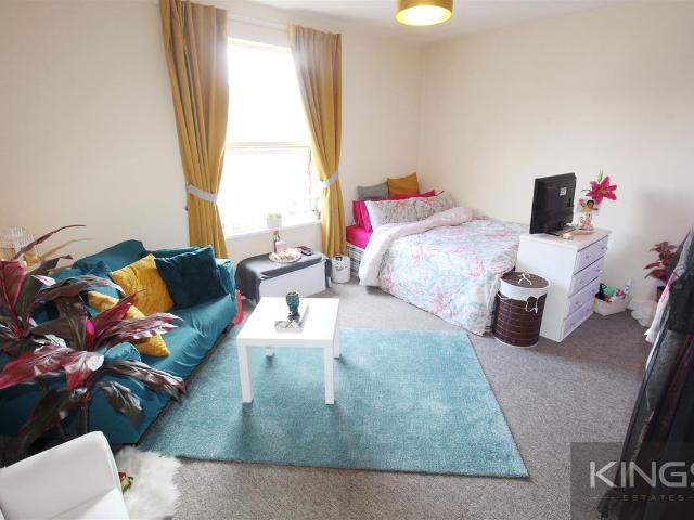 Devonshire Road, Southampton SO15, 4 bed semi detached house to rent, £1,700 pcm | PrimeLocation