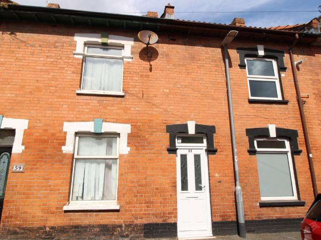 Devonshire Street, Bridgwater TA6, 2 bed terraced house to rent, £1,200 pcm | PrimeLocation
